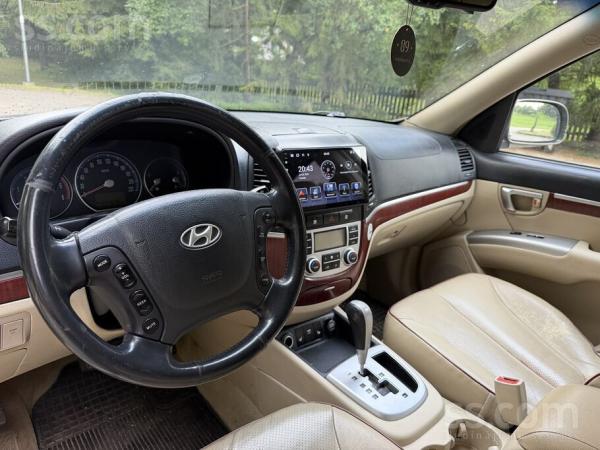 Zaļš Hyundai Santa Fe 2008 Aizkraukle, ar dzinēja tilpumu 2.20 L un nobraukumu 298 tūkst. km par 4000 €, foto 5 vietnē AUTOMOTO.COM.LV