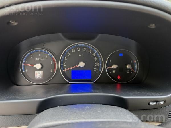 Zaļš Hyundai Santa Fe 2008 Aizkraukle, ar dzinēja tilpumu 2.20 L un nobraukumu 298 tūkst. km par 4000 €, foto 7 vietnē AUTOMOTO.COM.LV