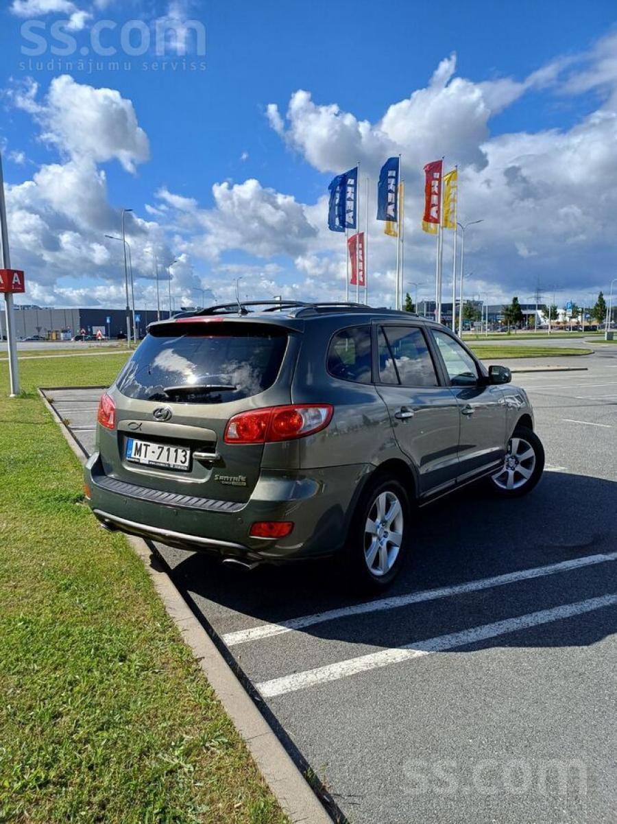 Zaļš Hyundai Santa Fe 2008 Rīga, ar dzinēja tilpumu 2.20 L un nobraukumu 329 tūkst. km par 3600 €, foto 5 vietnē AUTOMOTO.COM.LV