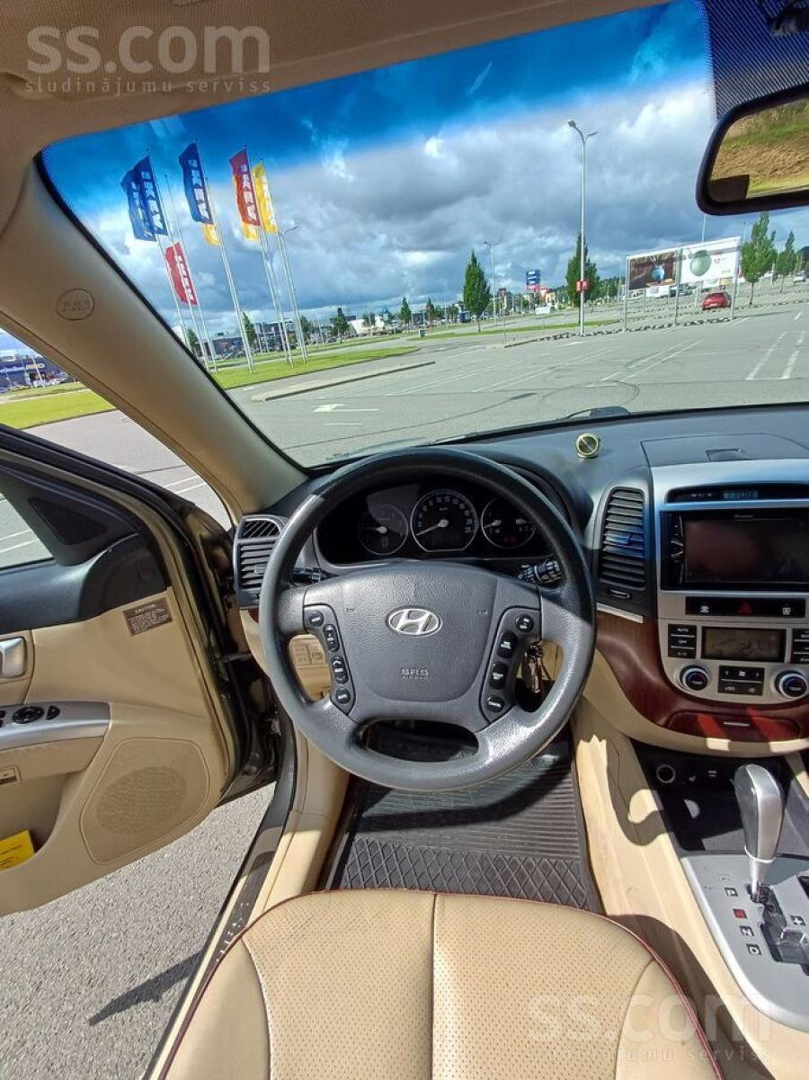 Zaļš Hyundai Santa Fe 2008 Rīga, ar dzinēja tilpumu 2.20 L un nobraukumu 329 tūkst. km par 3600 €, foto 11 vietnē AUTOMOTO.COM.LV