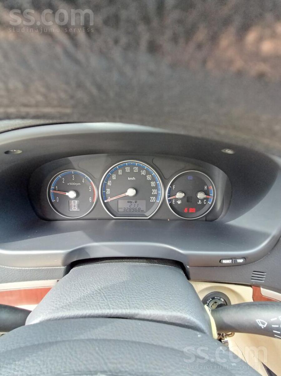 Zaļš Hyundai Santa Fe 2008 Rīga, ar dzinēja tilpumu 2.20 L un nobraukumu 329 tūkst. km par 3600 €, foto 12 vietnē AUTOMOTO.COM.LV