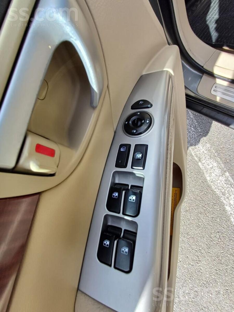 Zaļš Hyundai Santa Fe 2008 Rīga, ar dzinēja tilpumu 2.20 L un nobraukumu 329 tūkst. km par 3600 €, foto 13 vietnē AUTOMOTO.COM.LV
