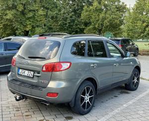 Zaļš Hyundai Santa Fe 2008 Viļņa, ar dzinēja tilpumu 2.19 L un nobraukumu 300 tūkst. km par 2500 €, foto 6 vietnē AUTOMOTO.COM.LV