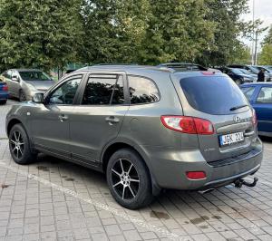 Zaļš Hyundai Santa Fe 2008 Viļņa, ar dzinēja tilpumu 2.19 L un nobraukumu 300 tūkst. km par 2500 €, foto 7 vietnē AUTOMOTO.COM.LV