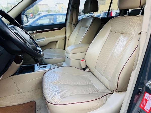 Hyundai Santa Fe 2008 Viļņa vietnē Zaļš Hyundai Santa Fe 2008 Viļņa, ar dzinēja tilpumu 2.19 L un nobraukumu 300 tūkst. km par 2500 €, foto 8 vietnē AUTOMOTO.COM.LV