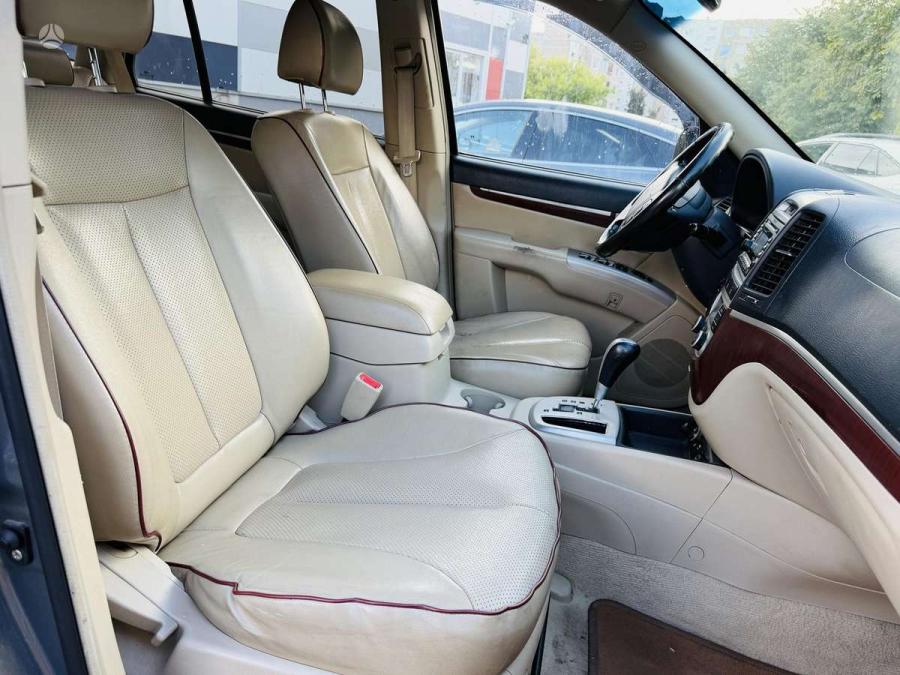 Zaļš Hyundai Santa Fe 2008 Viļņa, ar dzinēja tilpumu 2.19 L un nobraukumu 300 tūkst. km par 2500 €, foto 13 vietnē AUTOMOTO.COM.LV