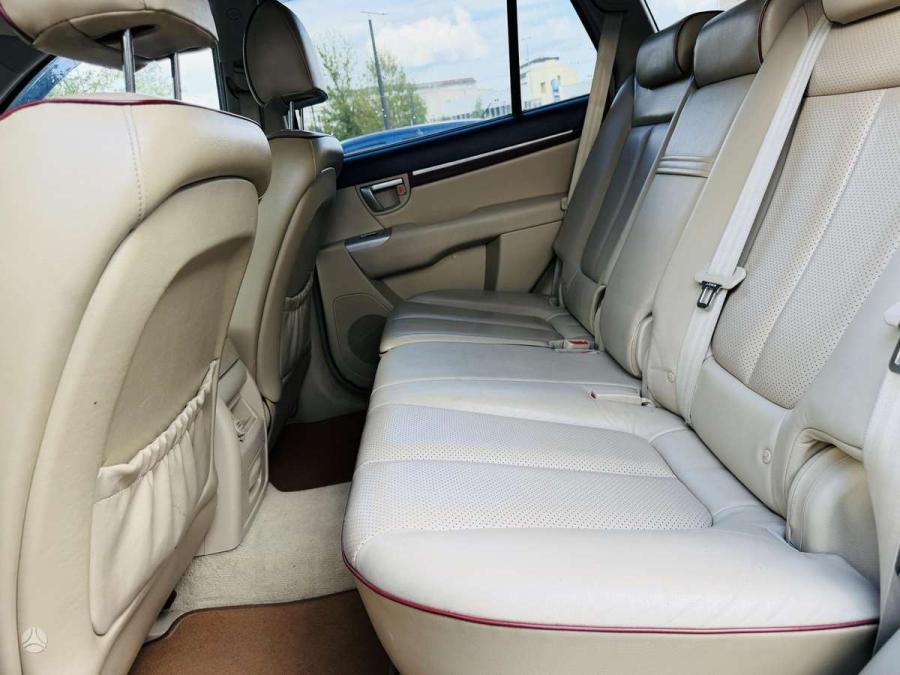 Zaļš Hyundai Santa Fe 2008 Viļņa, ar dzinēja tilpumu 2.19 L un nobraukumu 300 tūkst. km par 2500 €, foto 16 vietnē AUTOMOTO.COM.LV