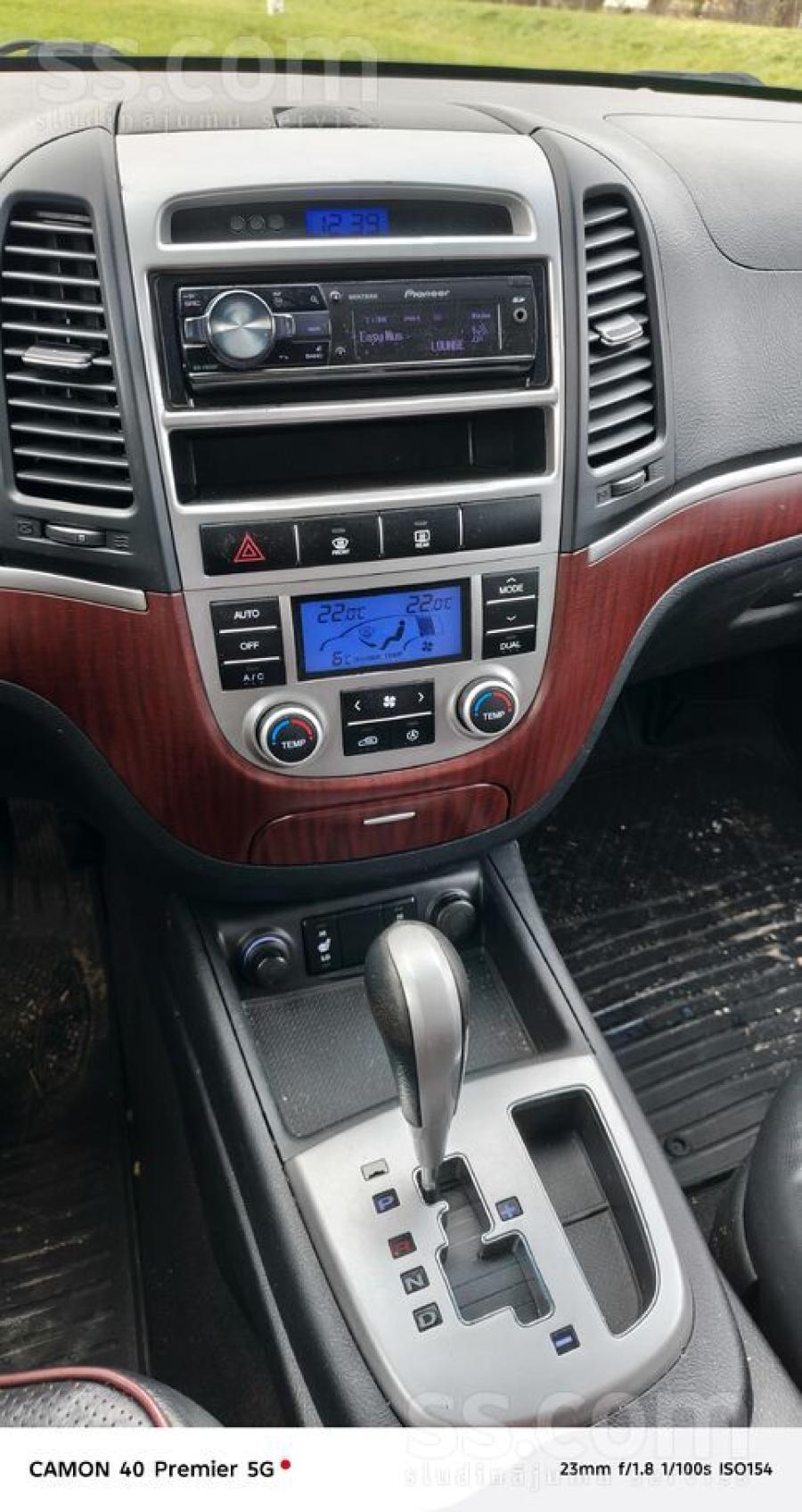 Zaļš Hyundai Santa Fe 2009 Rīga, ar dzinēja tilpumu 2.20 L un nobraukumu 311 tūkst. km par 4200 €, foto 9 vietnē AUTOMOTO.COM.LV