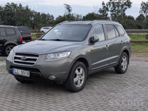 Green Hyundai Santa Fe 2010 in Liepaja, with an engine capacity of 2.20 L and mileage of 218 thousand km for 3900 €, photo  on AUTOMOTO.COM.LV