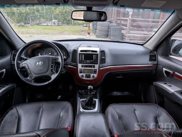 Хендай Санта Фе 2010 в Лиепая на AUTOMOTO.COM.LV Зеленый Хендай Санта Фе 2010 в Лиепая, объемом двигателя 2.20 л и пробегом 218 тыс. км за 3900 €, фото 9 на AUTOMOTO.COM.LV
