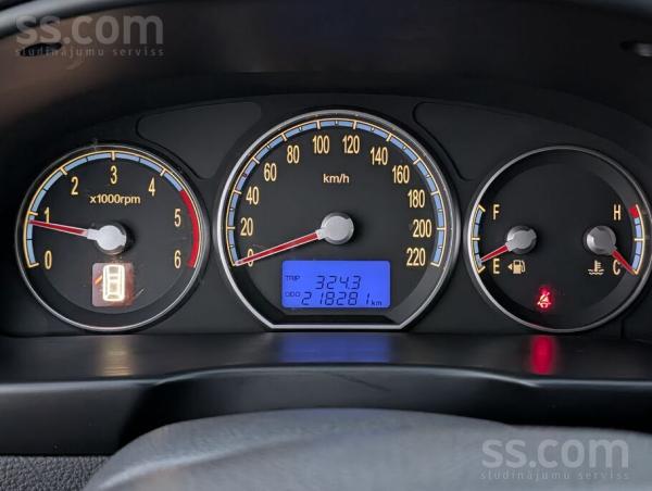 Хендай Санта Фе 2010 в Лиепая на AUTOMOTO.COM.LV Зеленый Хендай Санта Фе 2010 в Лиепая, объемом двигателя 2.20 л и пробегом 218 тыс. км за 3900 €, фото 11 на AUTOMOTO.COM.LV