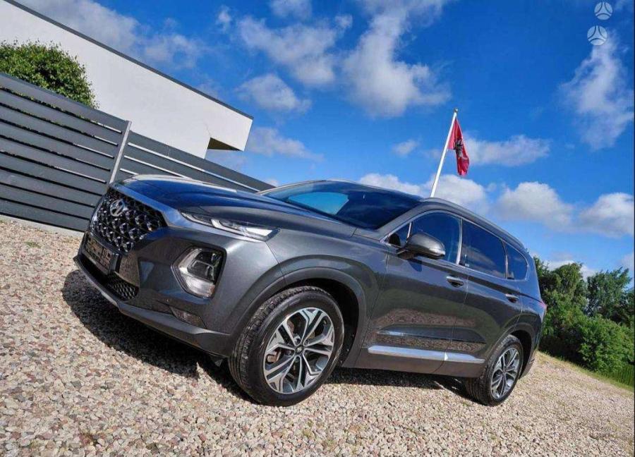 Green Hyundai Santa Fe 2020 in Vilkaviskis, with an engine capacity of 2.20 L and mileage of 290 thousand km for 15600 €, photo 4 on AUTOMOTO.COM.LV