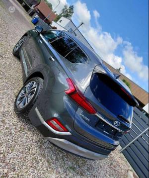 Green Hyundai Santa Fe 2020 in Vilkaviskis, with an engine capacity of 2.20 L and mileage of 290 thousand km for 15600 €, photo 8 on AUTOMOTO.COM.LV
