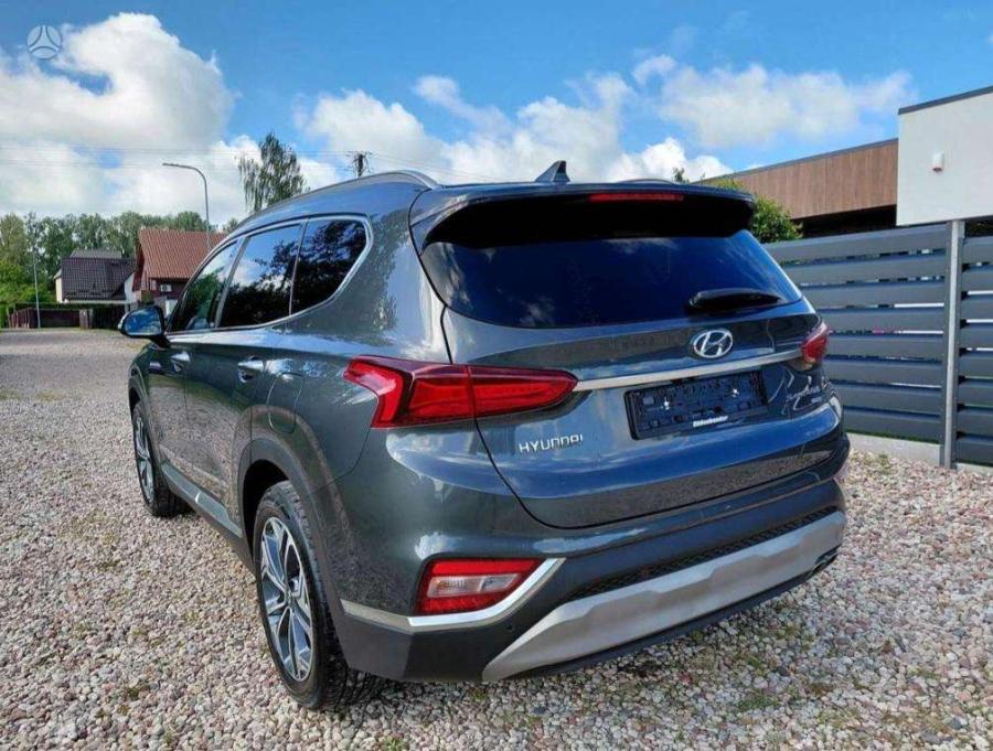 Green Hyundai Santa Fe 2020 in Vilkaviskis, with an engine capacity of 2.20 L and mileage of 290 thousand km for 15600 €, photo 9 on AUTOMOTO.COM.LV