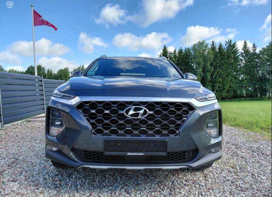 Green Hyundai Santa Fe 2020 in Vilkaviskis, with an engine capacity of 2.20 L and mileage of 290 thousand km for 15600 €, photo 18 on AUTOMOTO.COM.LV