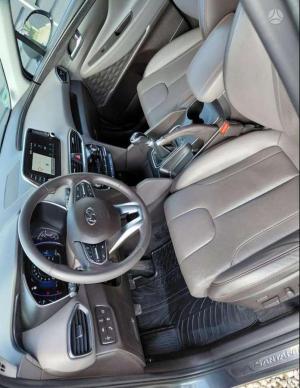 Green Hyundai Santa Fe 2020 in Vilkaviskis, with an engine capacity of 2.20 L and mileage of 290 thousand km for 15600 €, photo 20 on AUTOMOTO.COM.LV