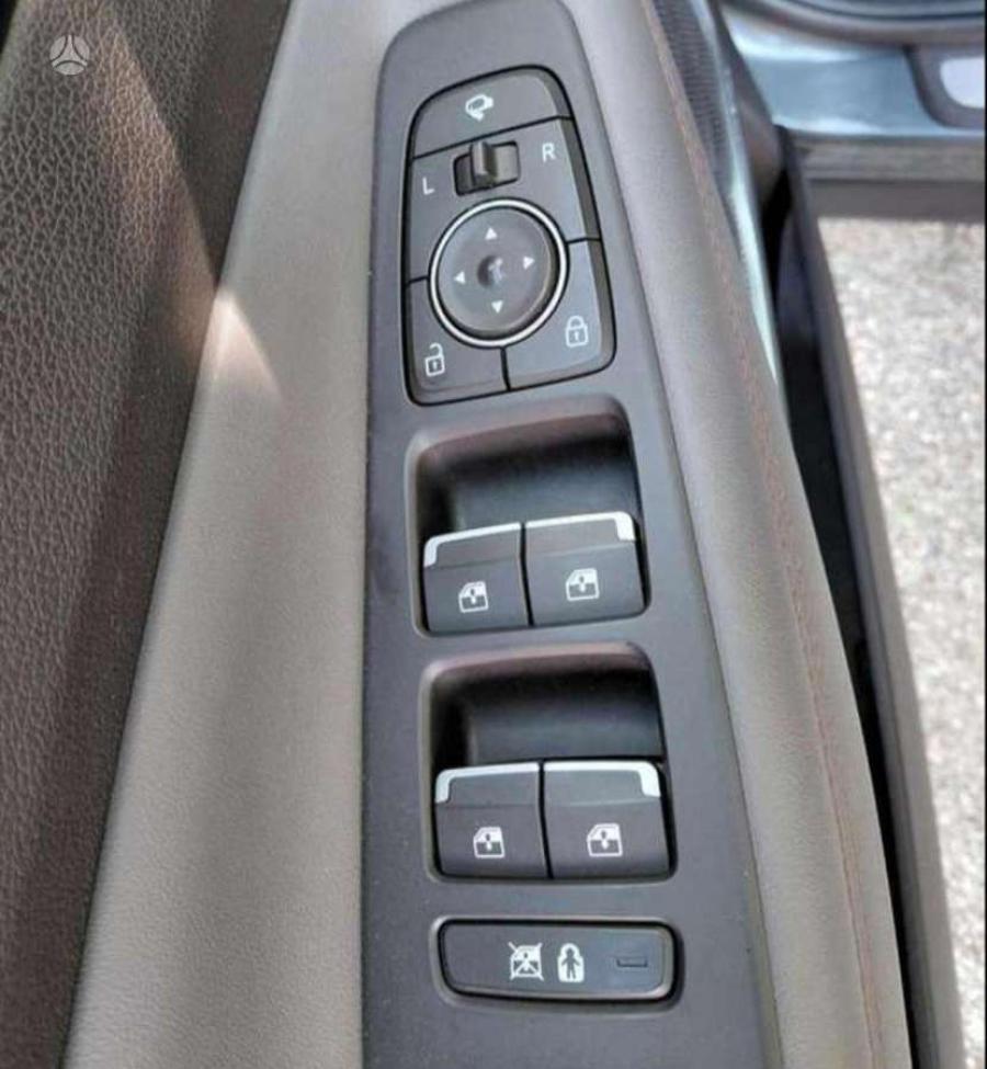 Green Hyundai Santa Fe 2020 in Vilkaviskis, with an engine capacity of 2.20 L and mileage of 290 thousand km for 15600 €, photo 24 on AUTOMOTO.COM.LV