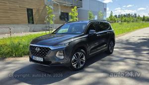 Green Hyundai Santa Fe 2020 in Tallinn, with an engine capacity of 2.20 L and mileage of 155 thousand km for 30789 €, photo  on AUTOMOTO.COM.LV