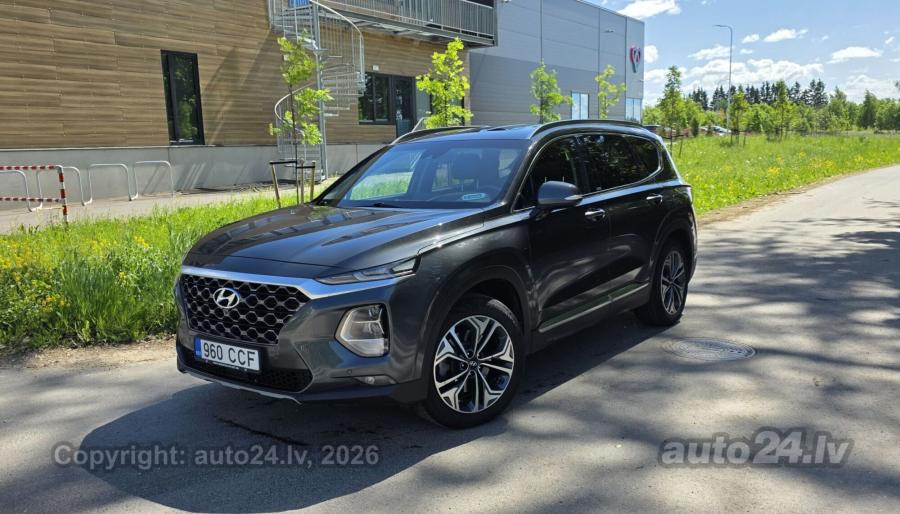 Green Hyundai Santa Fe 2020 in Tallinn, with an engine capacity of 2.20 L and mileage of 155 thousand km for 30789 €, photo 1 on AUTOMOTO.COM.LV