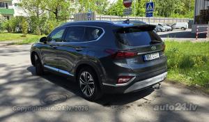 Green Hyundai Santa Fe 2020 in Tallinn, with an engine capacity of 2.20 L and mileage of 155 thousand km for 30789 €, photo 4 on AUTOMOTO.COM.LV
