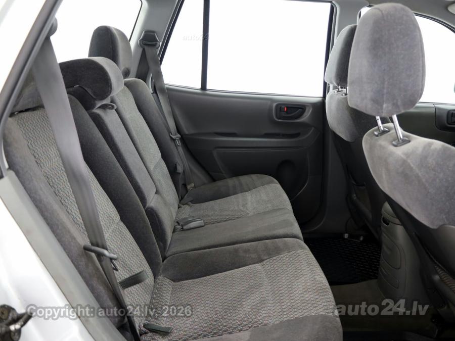 Серый Хендай Санта Фе 2001 в Таллин, объемом двигателя 2.40 л и пробегом 222 тыс. км за 1299 €, фото 8 на AUTOMOTO.COM.LV