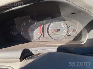 Pelēks Hyundai Santa Fe 2002 Rīga, ar dzinēja tilpumu 2.00 L un nobraukumu 314 tūkst. km par 700 €, foto 6 vietnē AUTOMOTO.COM.LV