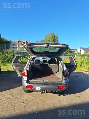 Pelēks Hyundai Santa Fe 2002 Rīga, ar dzinēja tilpumu 2.00 L un nobraukumu 314 tūkst. km par 700 €, foto 11 vietnē AUTOMOTO.COM.LV
