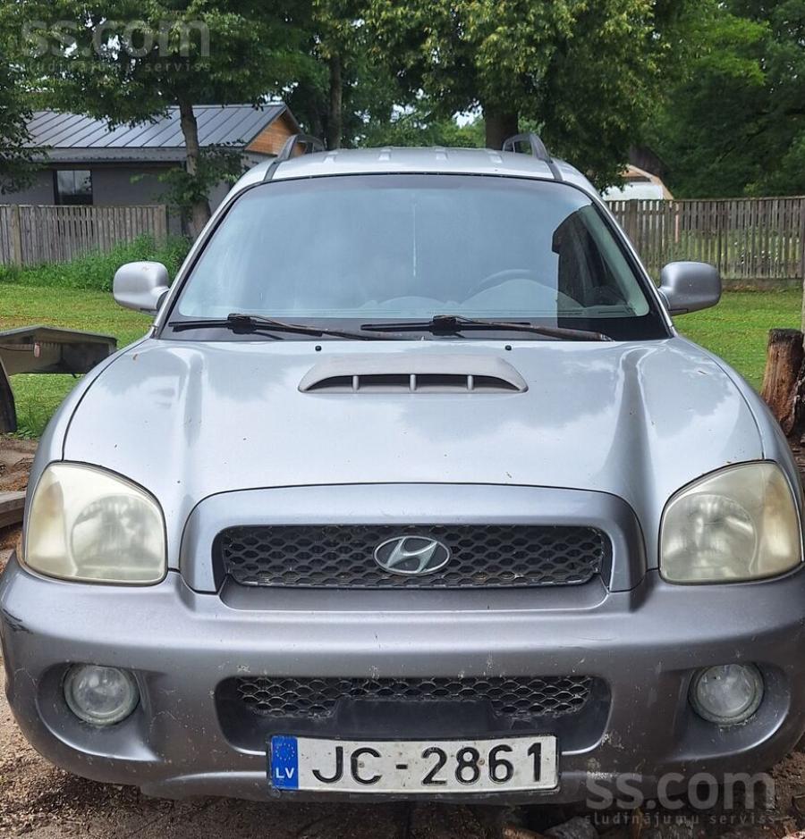 Pelēks Hyundai Santa Fe 2002 Ogre, ar dzinēja tilpumu 2.00 L un nobraukumu 300 tūkst. km par 850 €, foto 1 vietnē AUTOMOTO.COM.LV