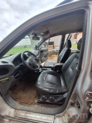 Pelēks Hyundai Santa Fe 2002 Ogre, ar dzinēja tilpumu 2.00 L un nobraukumu 300 tūkst. km par 850 €, foto 6 vietnē AUTOMOTO.COM.LV