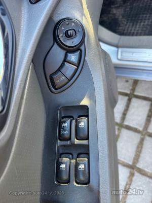 Pelēks Hyundai Santa Fe 2004 Tallina, ar dzinēja tilpumu 2.00 L un nobraukumu 339 tūkst. km par 1998 €, foto 10 vietnē AUTOMOTO.COM.LV
