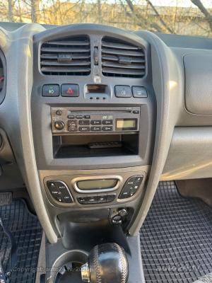 Pelēks Hyundai Santa Fe 2004 Tallina, ar dzinēja tilpumu 2.00 L un nobraukumu 339 tūkst. km par 1998 €, foto 13 vietnē AUTOMOTO.COM.LV