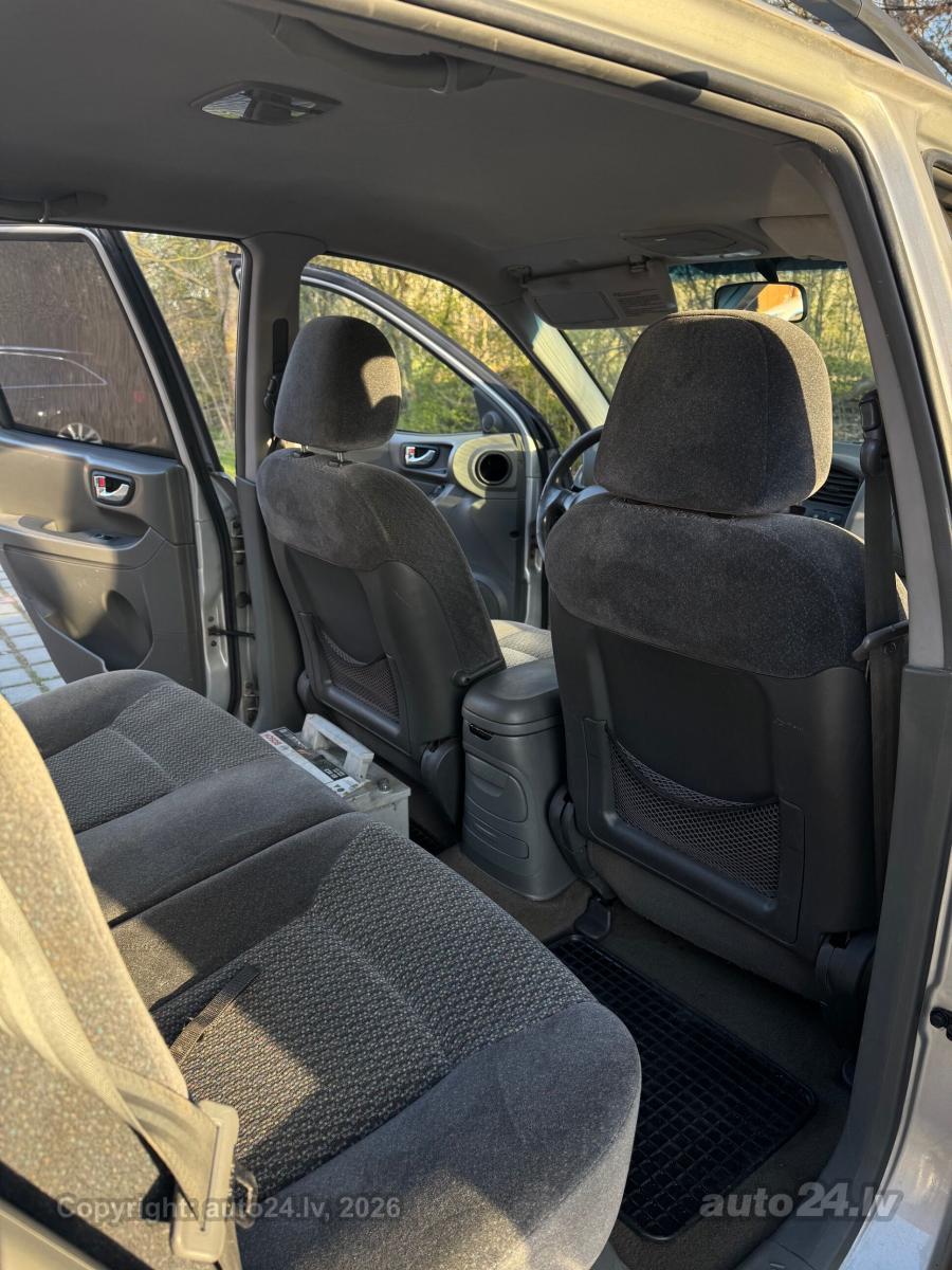 Pelēks Hyundai Santa Fe 2004 Tallina, ar dzinēja tilpumu 2.00 L un nobraukumu 339 tūkst. km par 1998 €, foto 14 vietnē AUTOMOTO.COM.LV