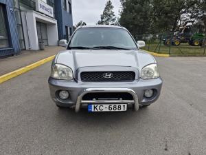 Pelēks Hyundai Santa Fe 2004 Rīga, ar dzinēja tilpumu 2.20 L un nobraukumu 340 tūkst. km par 1990 €, foto 4 vietnē AUTOMOTO.COM.LV