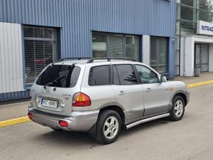 Pelēks Hyundai Santa Fe 2004 Rīga, ar dzinēja tilpumu 2.20 L un nobraukumu 340 tūkst. km par 1990 €, foto 5 vietnē AUTOMOTO.COM.LV