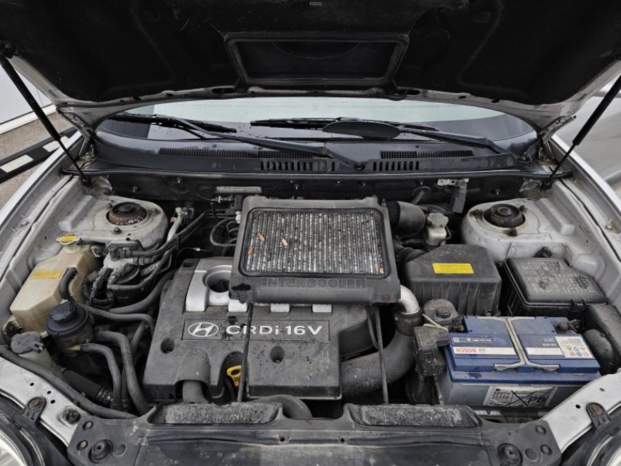 Pelēks Hyundai Santa Fe 2004 Rīga, ar dzinēja tilpumu 2.20 L un nobraukumu 340 tūkst. km par 1990 €, foto 7 vietnē AUTOMOTO.COM.LV