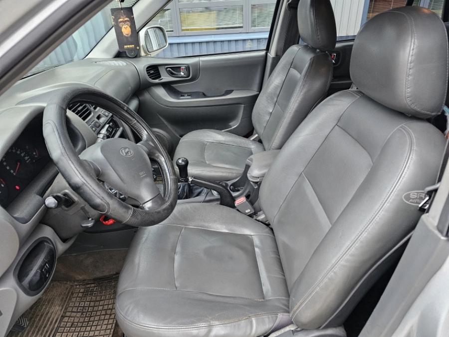 Pelēks Hyundai Santa Fe 2004 Rīga, ar dzinēja tilpumu 2.20 L un nobraukumu 340 tūkst. km par 1990 €, foto 8 vietnē AUTOMOTO.COM.LV