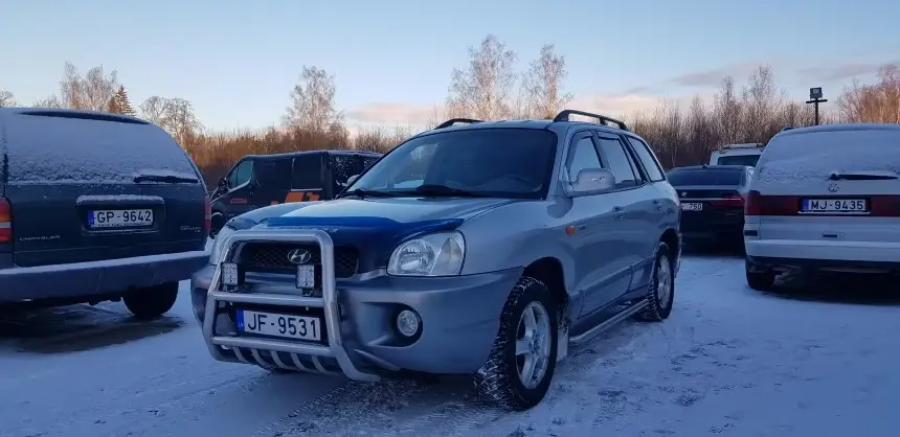 Pelēks Hyundai Santa Fe 2004 Valmiera, ar dzinēja tilpumu 2.00 L un nobraukumu 228 tūkst. km par 2950 €, foto 8 vietnē AUTOMOTO.COM.LV