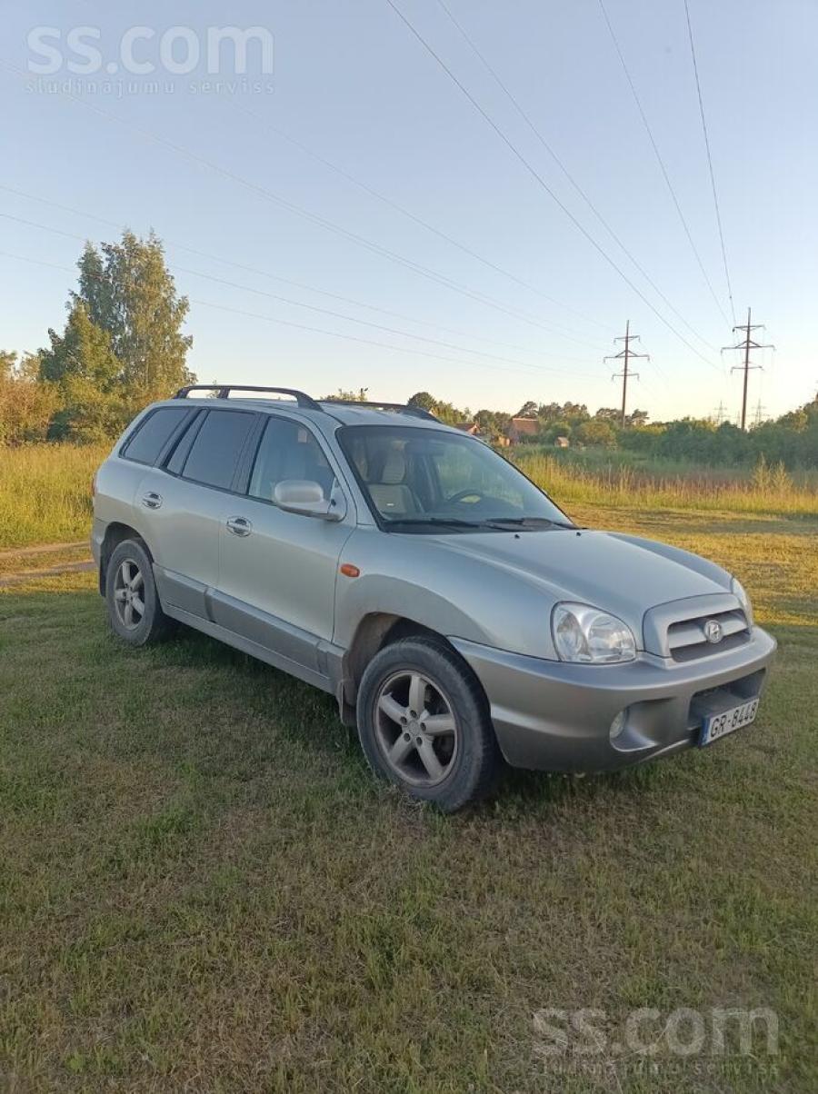 Grey Hyundai Santa Fe 2004 in Daugavpils, with an engine capacity of 2.70 L and mileage of 211 thousand km for 1600 €, photo 3 on AUTOMOTO.COM.LV