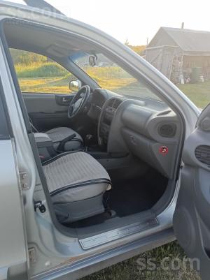 Grey Hyundai Santa Fe 2004 in Daugavpils, with an engine capacity of 2.70 L and mileage of 211 thousand km for 1600 €, photo 14 on AUTOMOTO.COM.LV