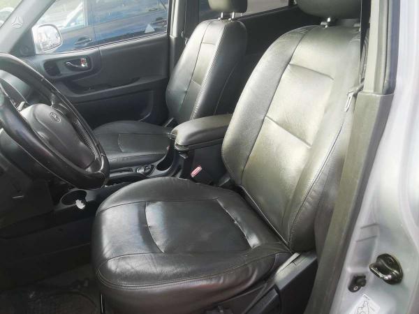 Pelēks Hyundai Santa Fe 2004 Viļņa, ar dzinēja tilpumu 1.99 L un nobraukumu 274 tūkst. km par 2690 €, foto 4 vietnē AUTOMOTO.COM.LV