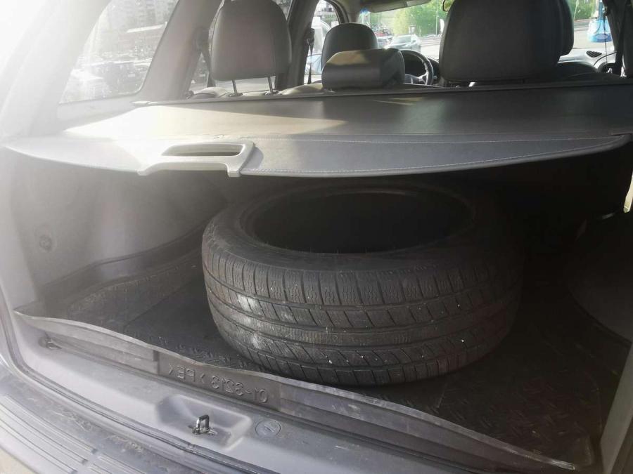 Grey Hyundai Santa Fe 2004 in Vilnius, with an engine capacity of 1.99 L and mileage of 274 thousand km for 2690 €, photo 30 on AUTOMOTO.COM.LV