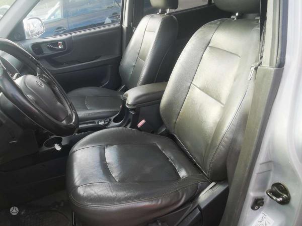 Pelēks Hyundai Santa Fe 2004 Viļņa, ar dzinēja tilpumu 1.99 L un nobraukumu 269 tūkst. km par 2850 €, foto 6 vietnē AUTOMOTO.COM.LV