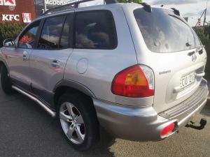 Grey Hyundai Santa Fe 2004 in Vilnius, with an engine capacity of 1.99 L and mileage of 269 thousand km for 2850 €, photo 10 on AUTOMOTO.COM.LV