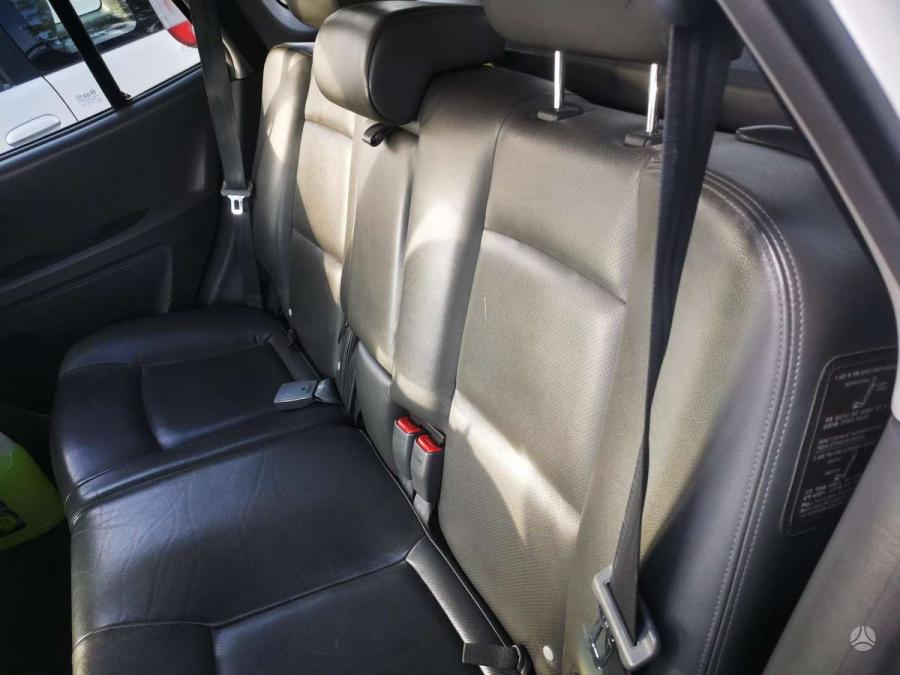 Grey Hyundai Santa Fe 2004 in Vilnius, with an engine capacity of 1.99 L and mileage of 269 thousand km for 2850 €, photo 28 on AUTOMOTO.COM.LV