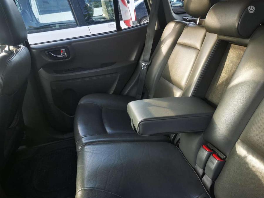 Grey Hyundai Santa Fe 2004 in Vilnius, with an engine capacity of 1.99 L and mileage of 269 thousand km for 2850 €, photo 30 on AUTOMOTO.COM.LV
