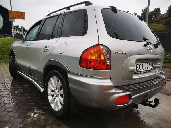 Pelēks Hyundai Santa Fe 2004 Viļņa, ar dzinēja tilpumu 0.00 L un nobraukumu 271 tūkst. km par 2550 €, foto 10 vietnē AUTOMOTO.COM.LV