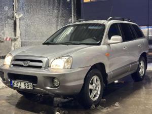 Grey Hyundai Santa Fe 2005 in Vilnius, with an engine capacity of 2.35 L and mileage of 219 thousand km for 1650 €, photo  on AUTOMOTO.COM.LV