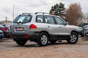 Pelēks Hyundai Santa Fe 2005 Rīga, ar dzinēja tilpumu 2.00 L un nobraukumu 172 tūkst. km par 3995 €, foto 5 vietnē AUTOMOTO.COM.LV