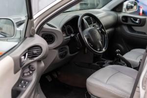 Pelēks Hyundai Santa Fe 2005 Rīga, ar dzinēja tilpumu 2.00 L un nobraukumu 172 tūkst. km par 3995 €, foto 14 vietnē AUTOMOTO.COM.LV