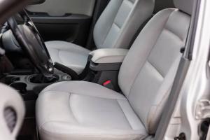 Pelēks Hyundai Santa Fe 2005 Rīga, ar dzinēja tilpumu 2.00 L un nobraukumu 172 tūkst. km par 3995 €, foto 17 vietnē AUTOMOTO.COM.LV